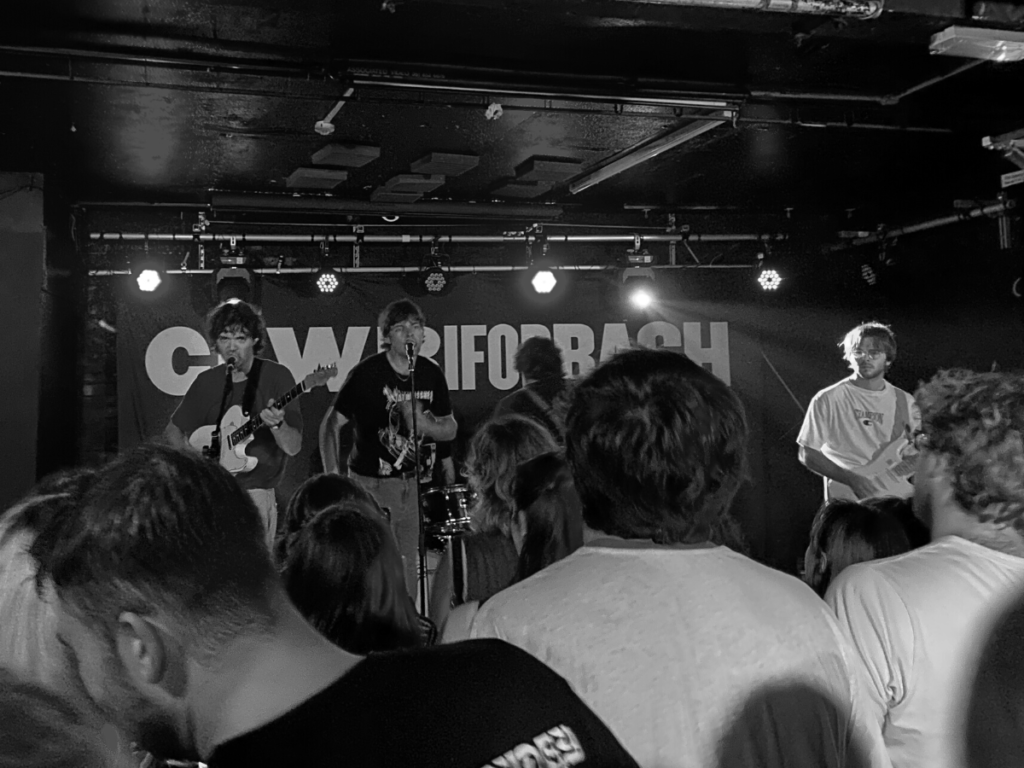 Feet live review: more than a light-hearted indie band in Cardiff