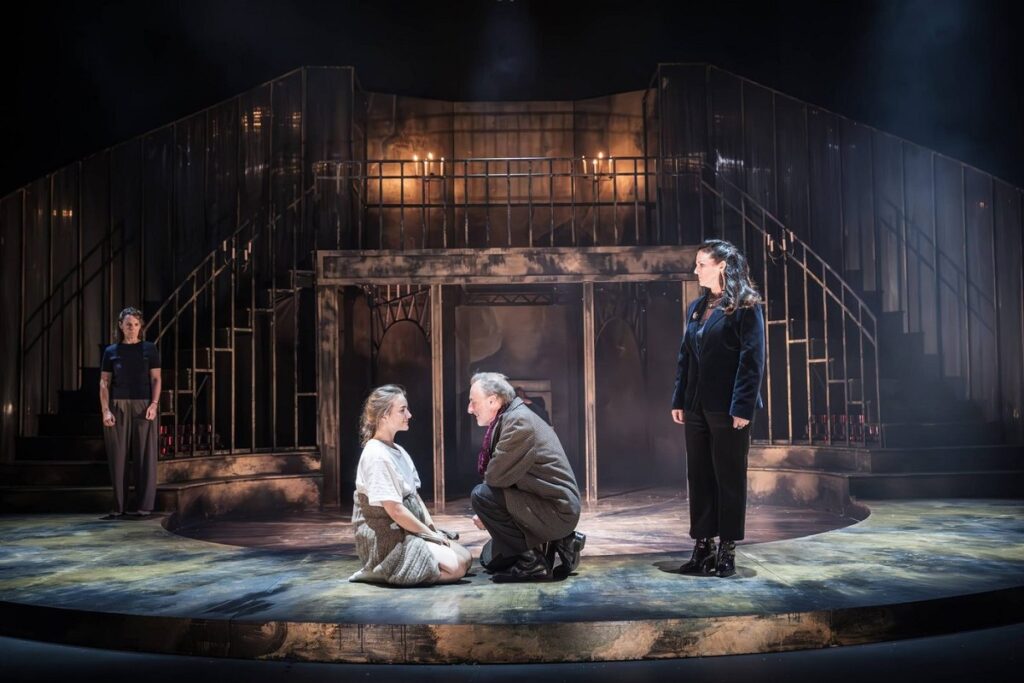 Theatr Cymru do Shakespeare bilingually in Romeo A Juliet