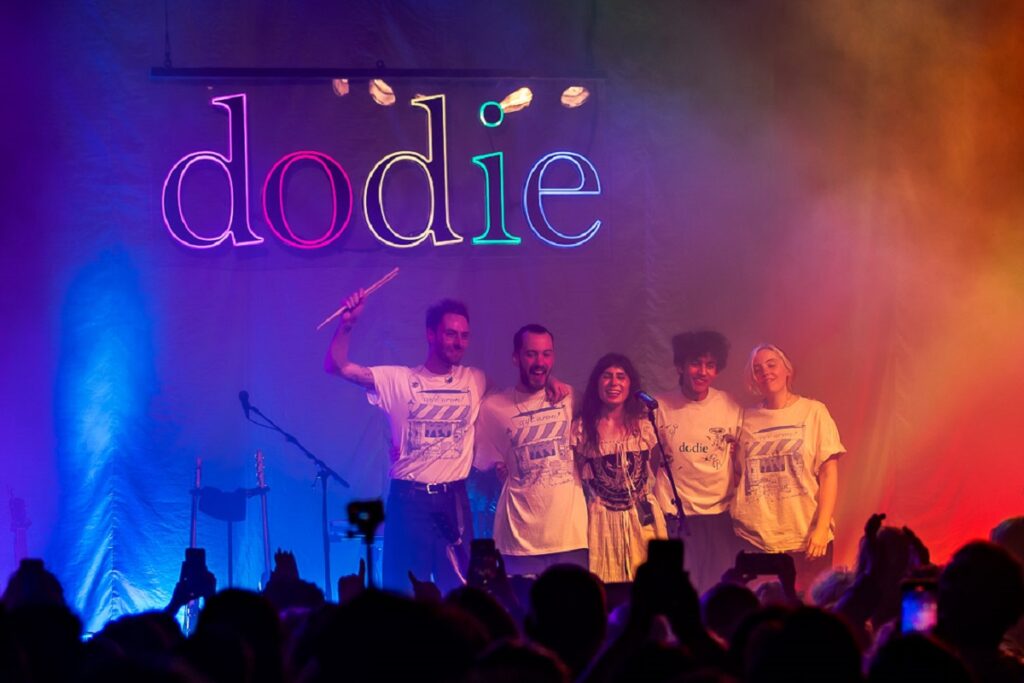 UK YouTuber Dodie is charming onstage as in front of a webcam