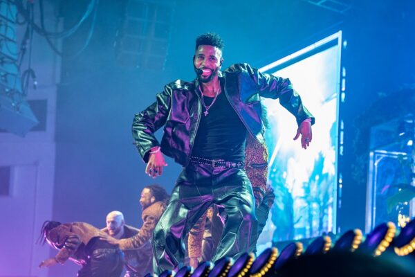 Jason Derulo tells Cardiff to treat tonight like it's their 'Last Dance'