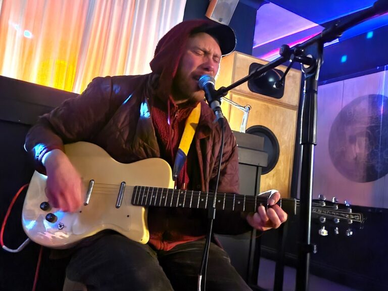 Delicate guitar meets disquieting lyrics with Edwin R Stevens