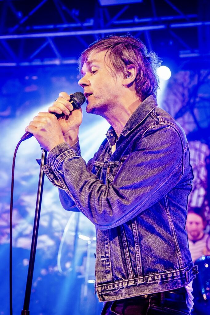 Thoughtfulness amid controlled chaos: Idlewild in Cardiff Tramshed